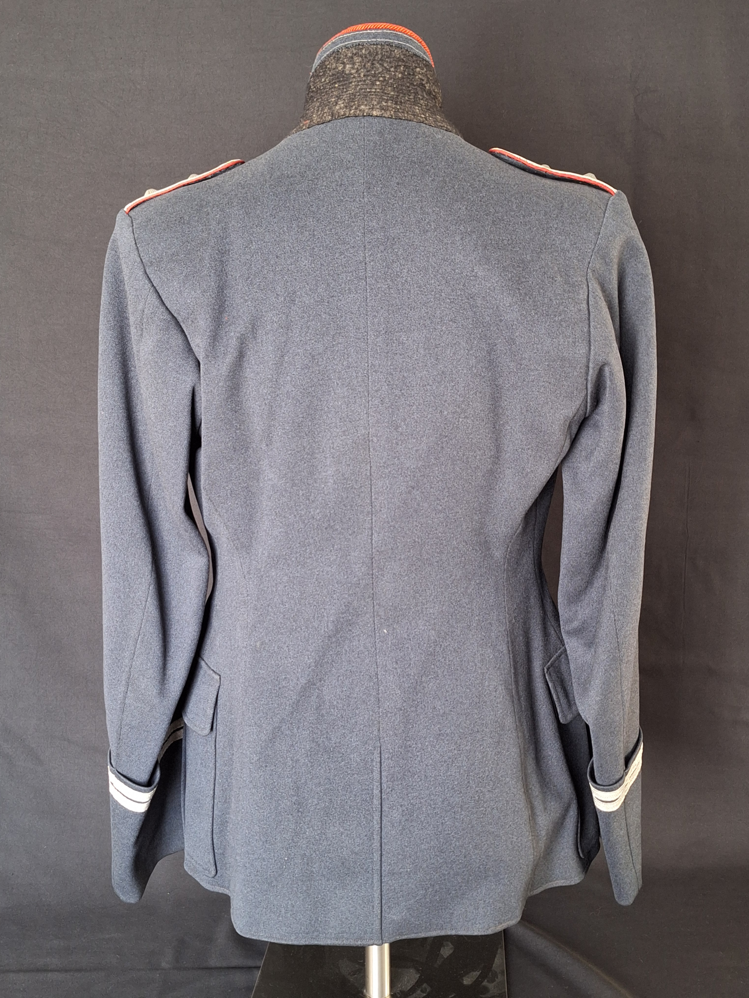 Luftwaffe tunic for Hauptwachmeister. - Bruno Mado Medals